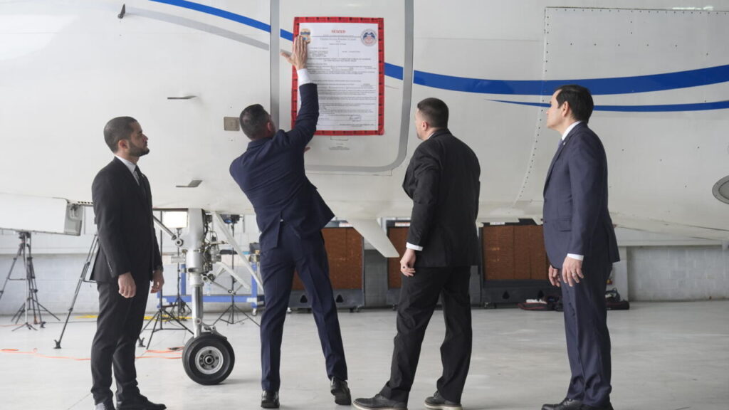 U.S. Seizes Venezuelan Aircraft Used by Officials for "Private Flights ...